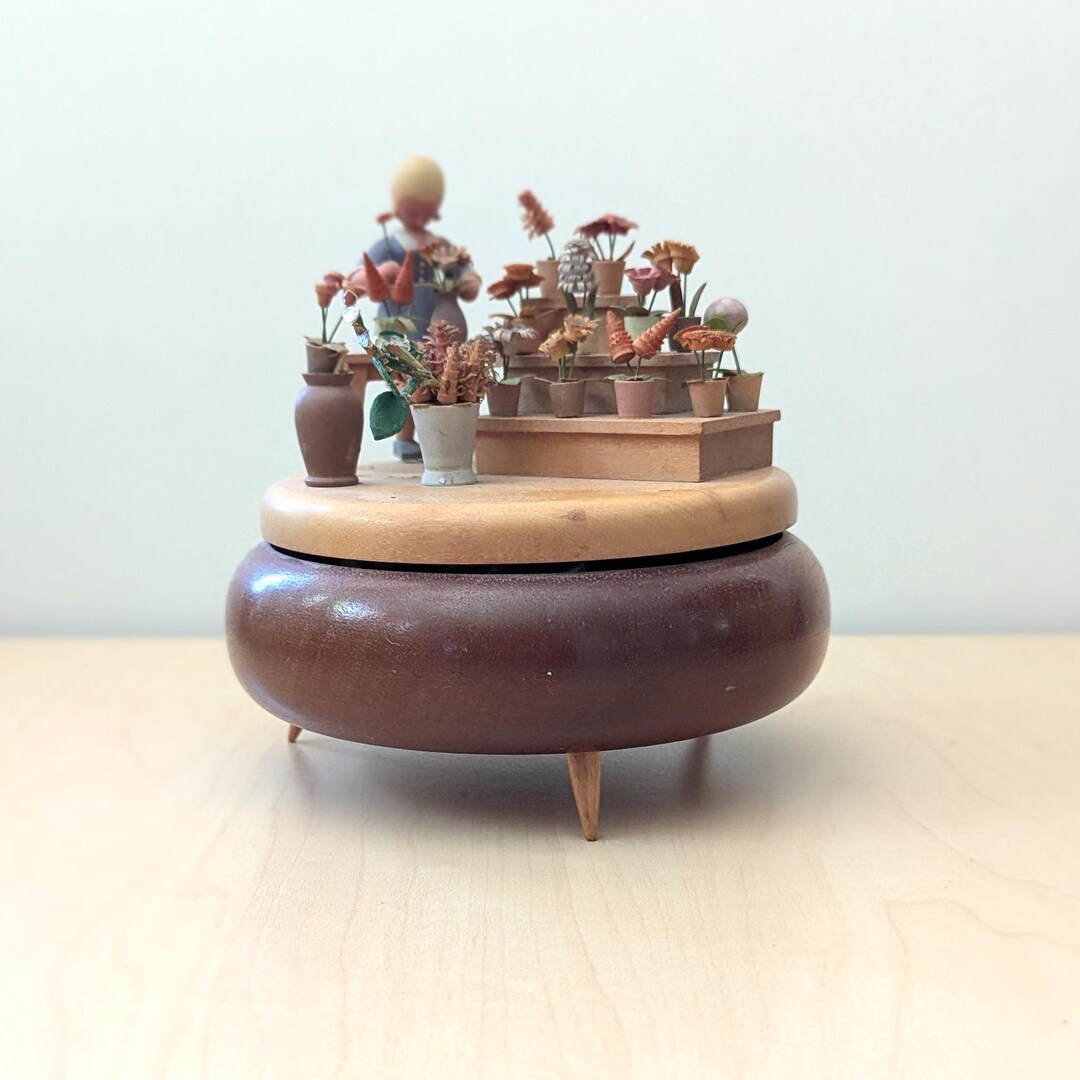 Vintage Erzgebirge Wood Carved Music Box Germany. Flower Seller. - Etsy