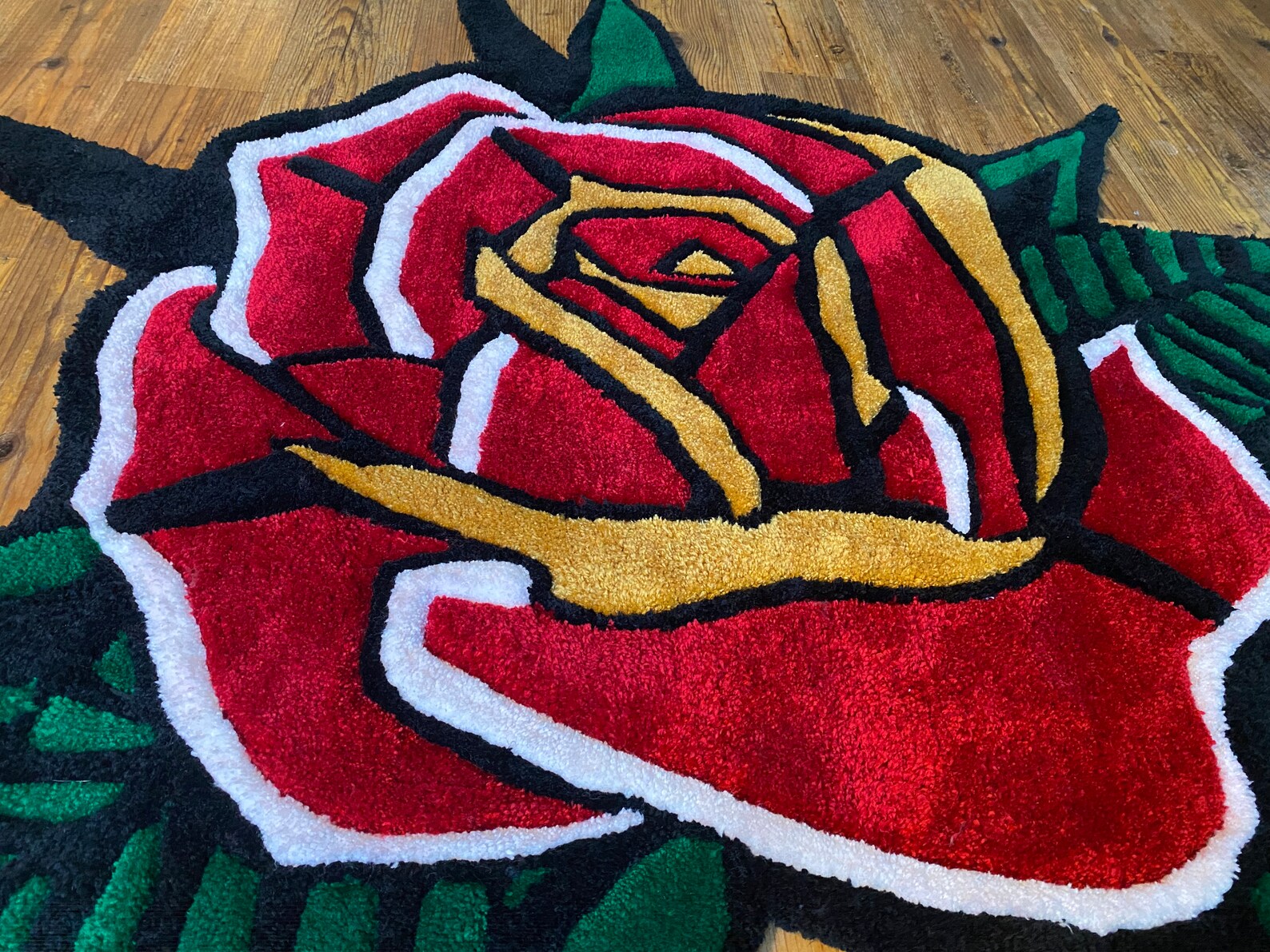 Tradition American Rose Tattoo Style Tufted Rug Red Large Floor Rug or ...