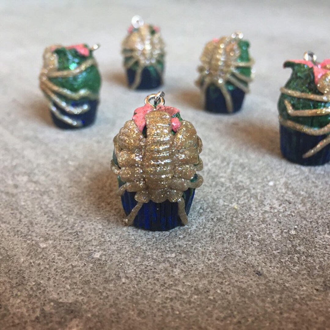 Hug Me Cakes: Hand Sculpted Xeno Cupcake Stitch Markers for Knitters ...