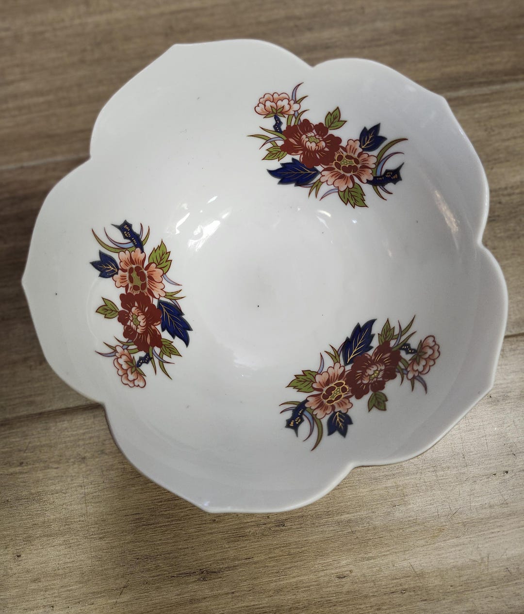 Imari Ware Porcelain Lotus Flower Petal Bowl With Gold Gild Trim From ...