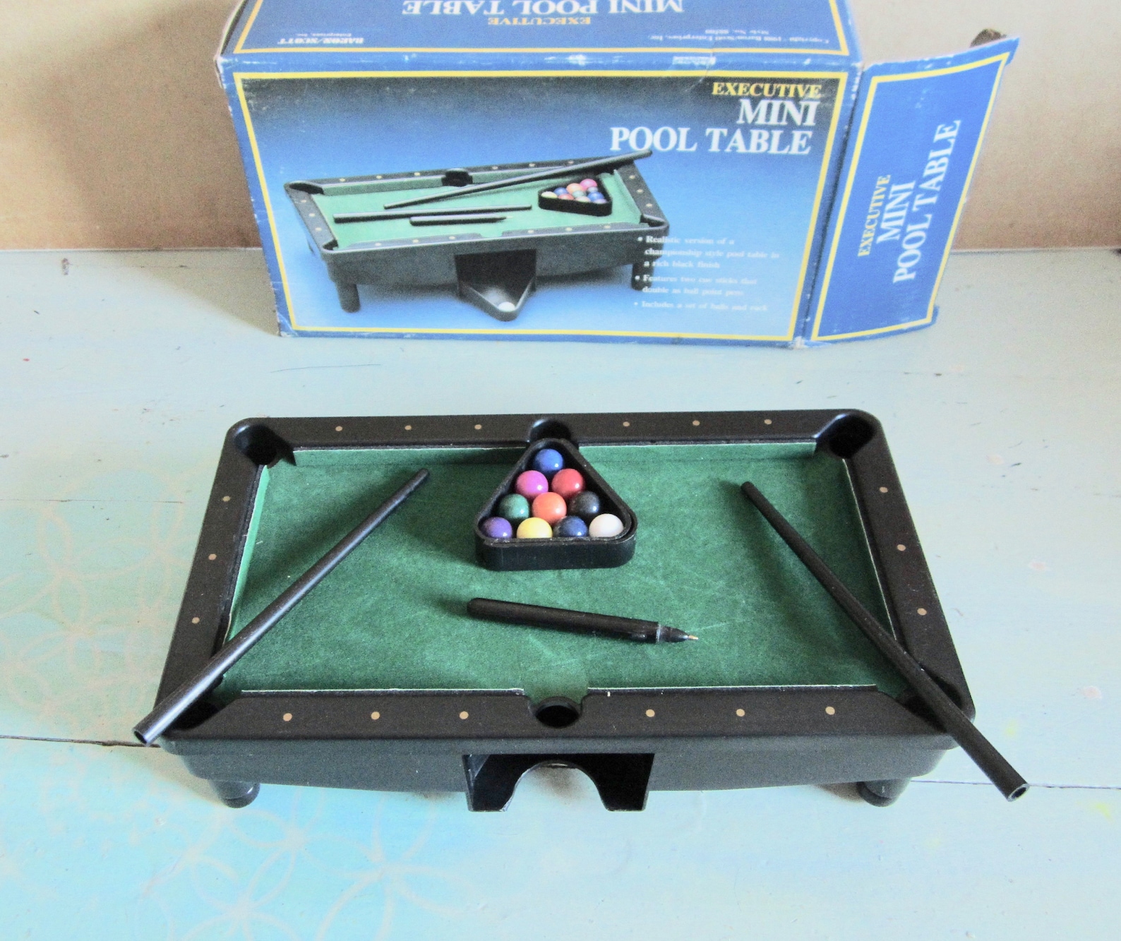 Vintage Mini Pool Table Game Table Game 2 Sticks 10 Balls Complete Set ...