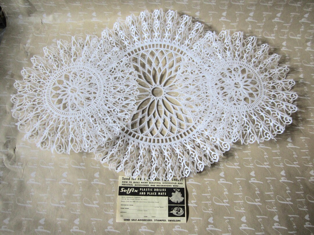 Vintage Ruffled Plastic Lace Doilies 1950's Plastic Lace Placemats Set ...