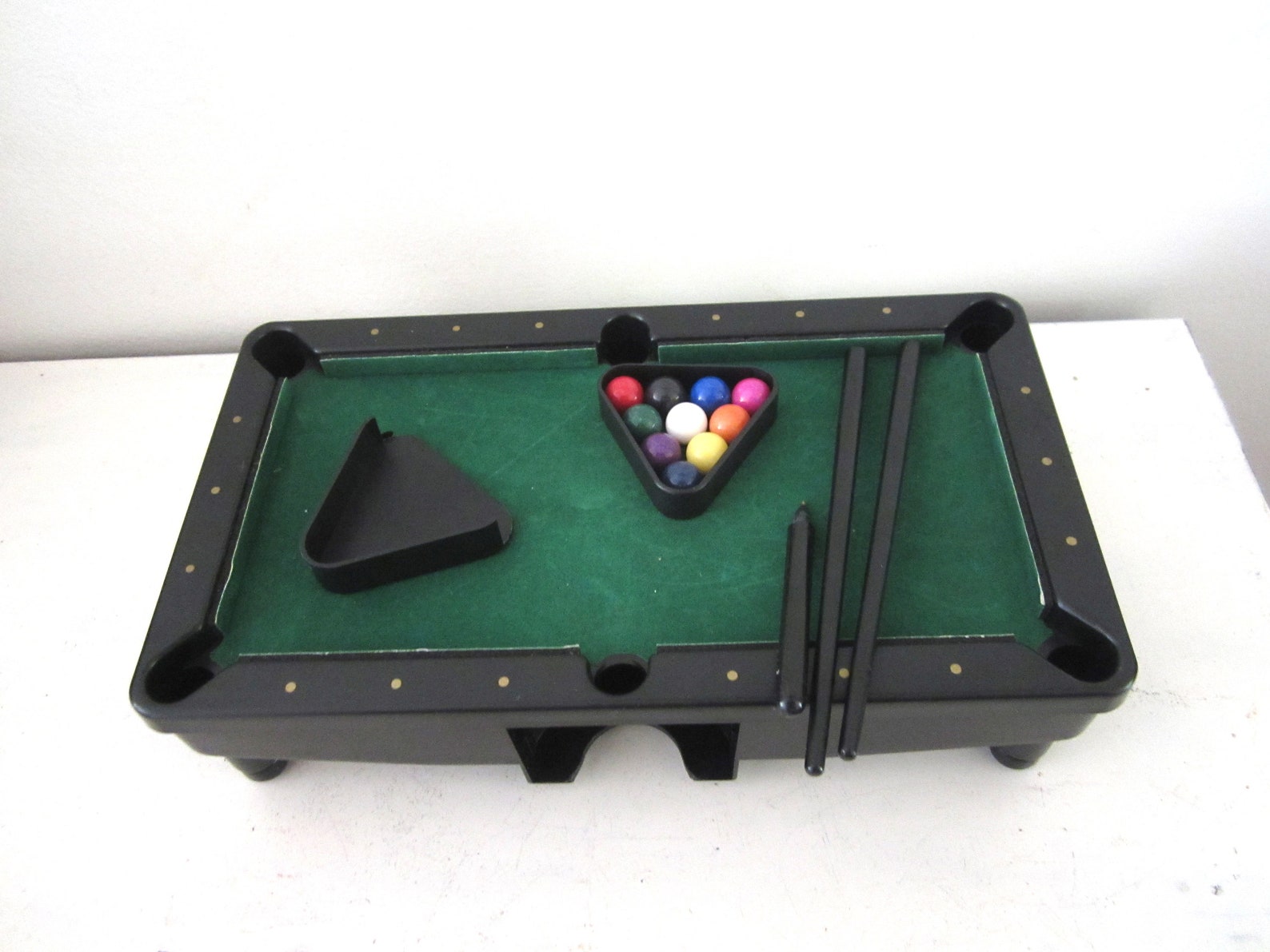 Vintage Mini Pool Table Game Table Game 2 Sticks 10 Balls Complete Set ...