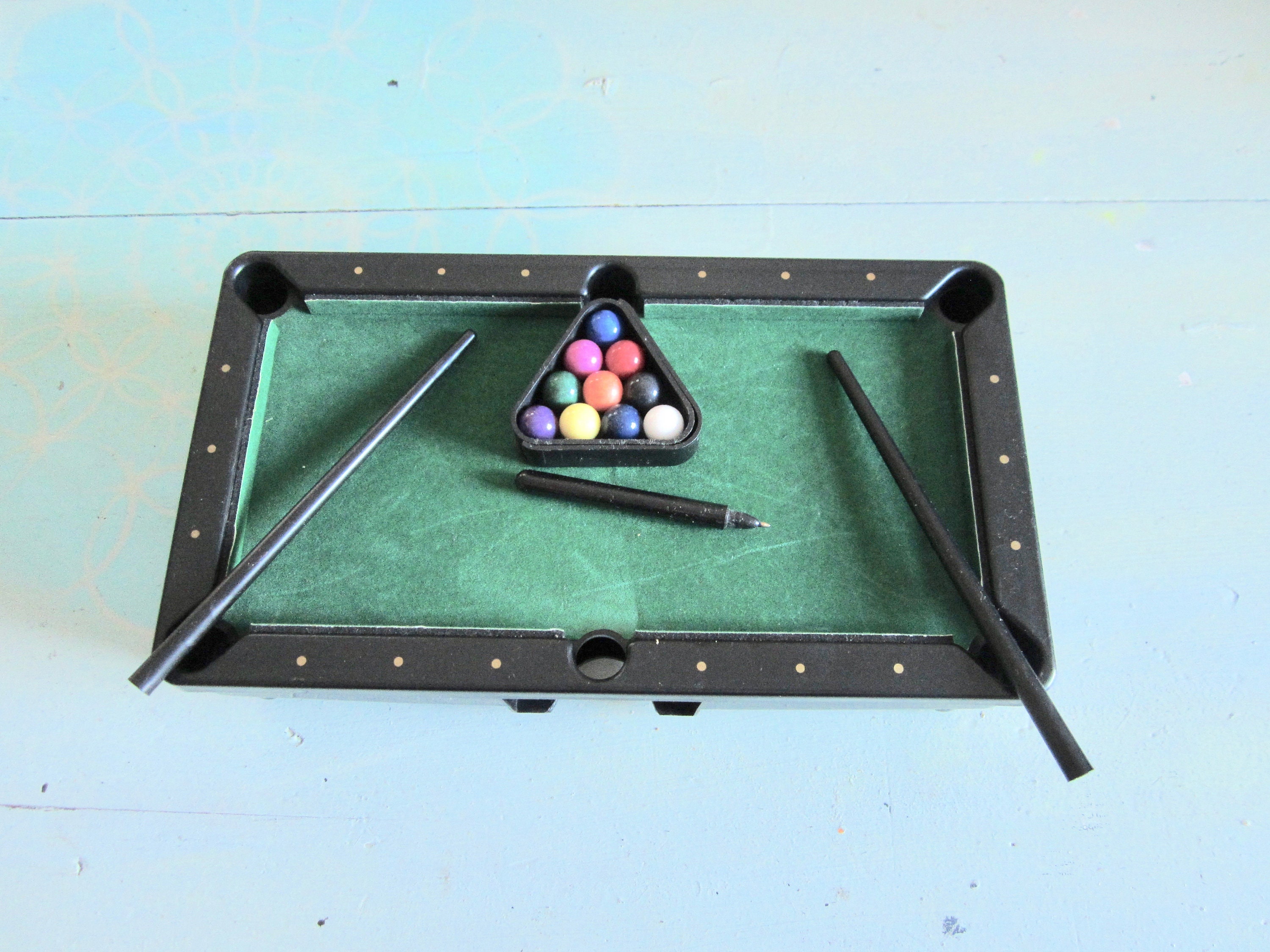Vintage Mini Pool Table Game Table Game 2 Sticks 10 Balls Complete Set ...