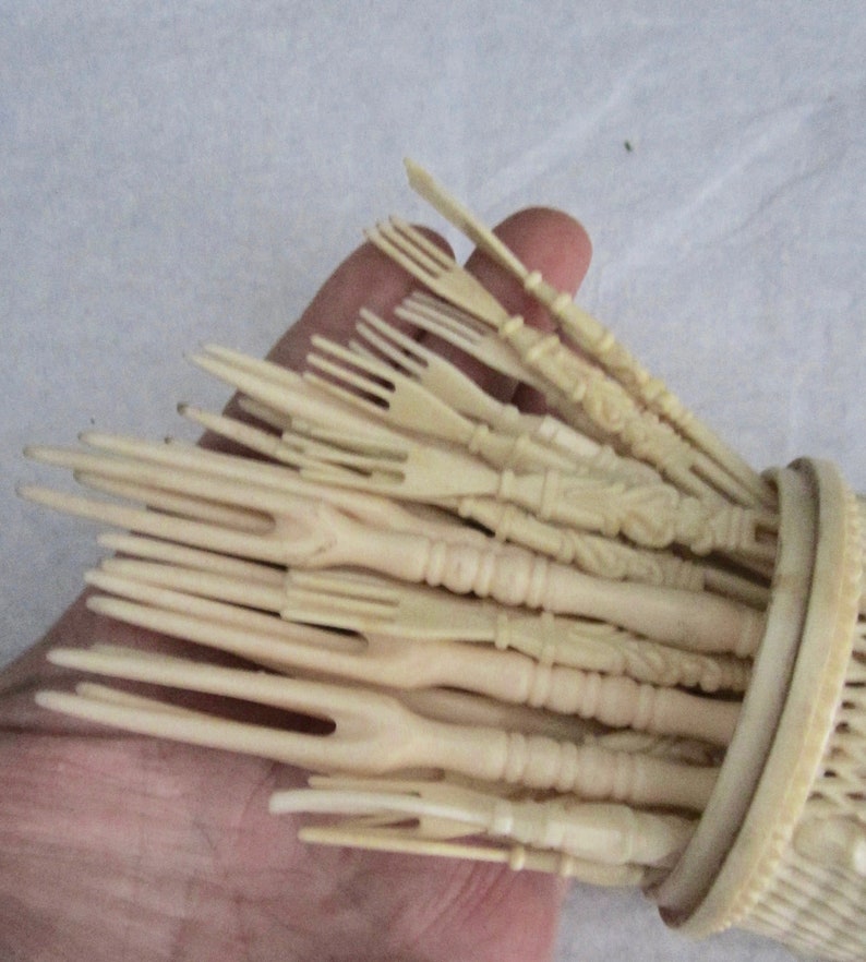 Vintage Cocktail Picks in Ivory Lace Caddy Vintage Mix Fork Picks in ...