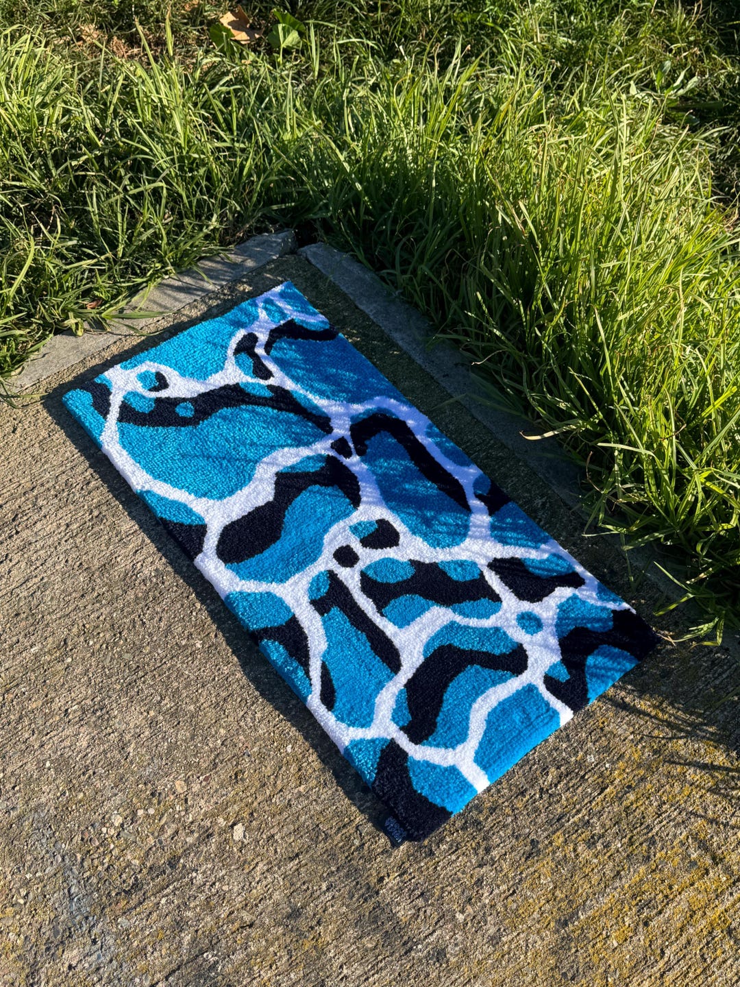 Handmade Blue Water Pattern Tufted Rug Medium Size, Ocean-inspired ...