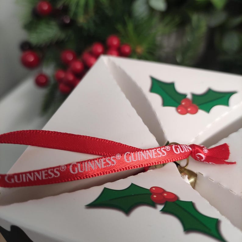 Guinness Christmas Bauble - Black & White - 'it's Guinness Time' - Red ...