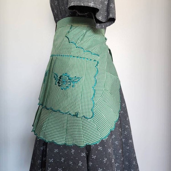 Gingham Apron - Etsy