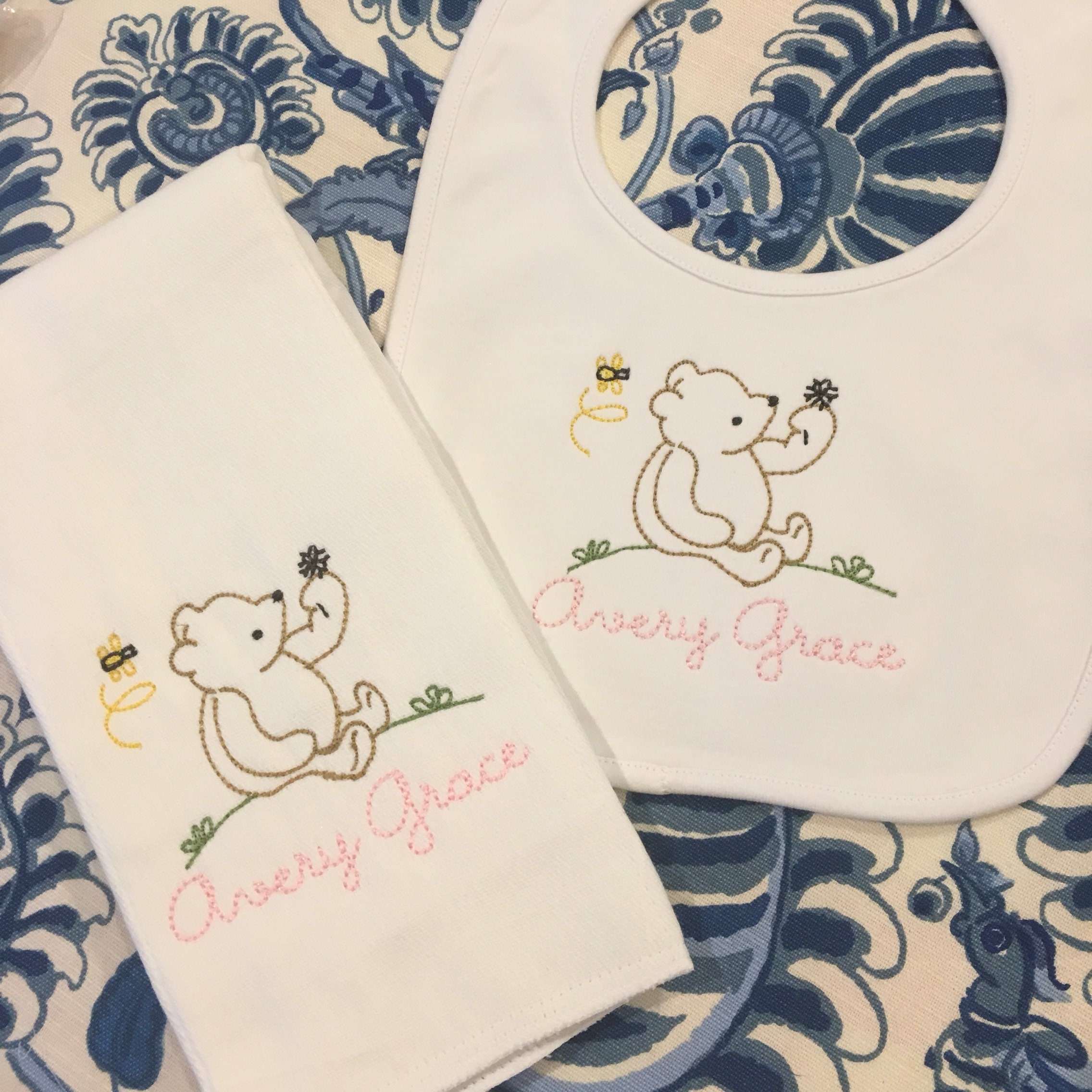 Monogrammed Bear Burp Cloth or Bib Embroidered Custom Baby - Etsy UK