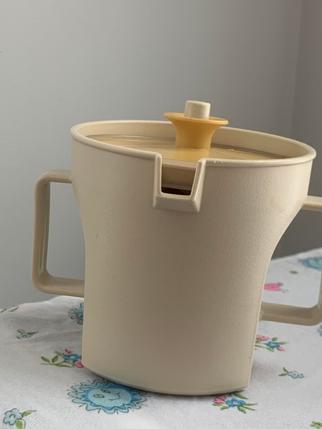 Vintage Tupperware Almond Creamer Cream Pour Dispenser W/lid 1414-14 - Etsy