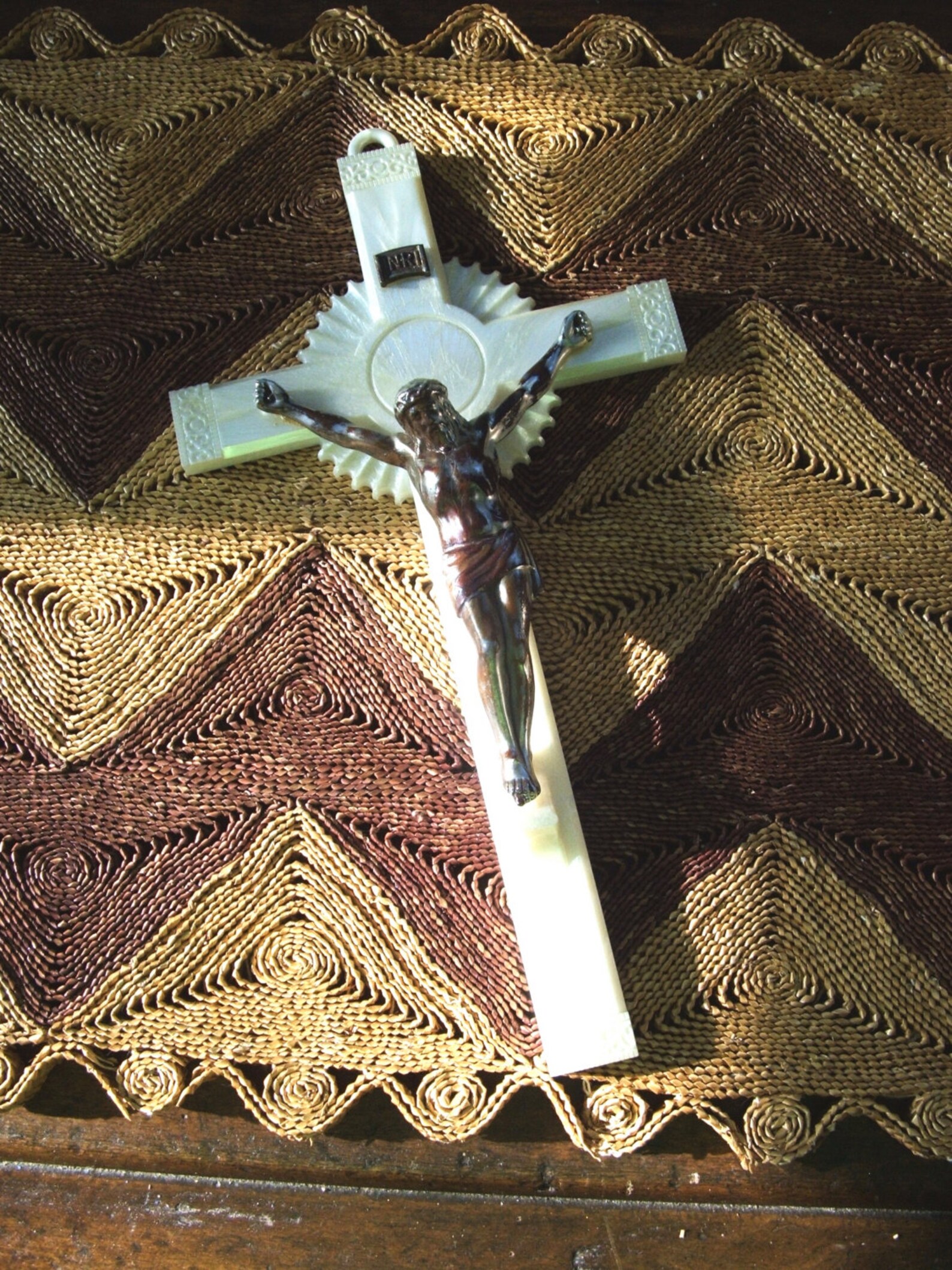 Vintage Large Plastic Crucifix in Alabaster White and Silver - Etsy