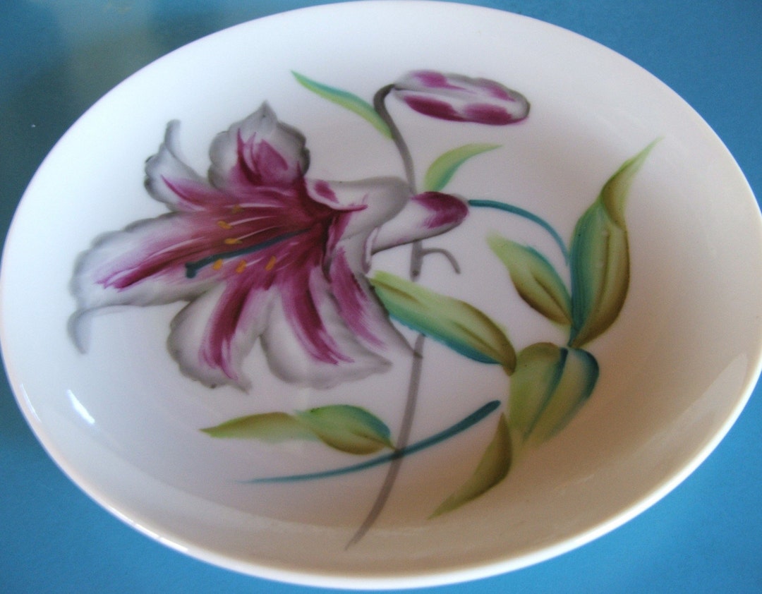 Vintage Handpainted Oriental Lily Plate - Etsy