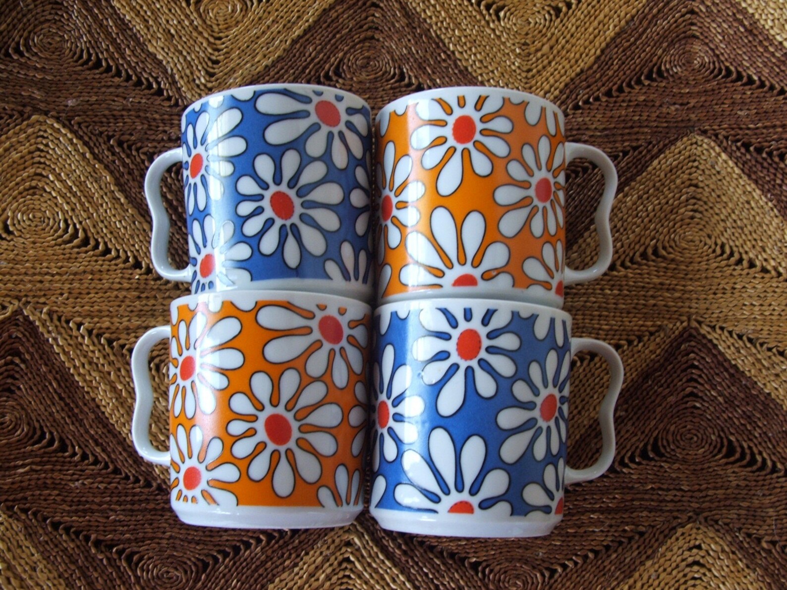 Four Mod Daisy Mugs on a Blue Painted Wooden Mug Tree - Etsy