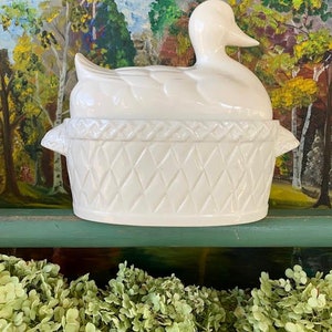 Vintage White Ceramic Nesting Duck Tureen Covered Casserole Dish - Etsy
