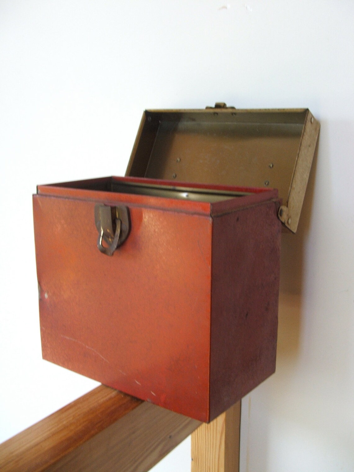 Mid Century Shabby Metal Record Box With Plastic Handle - Etsy