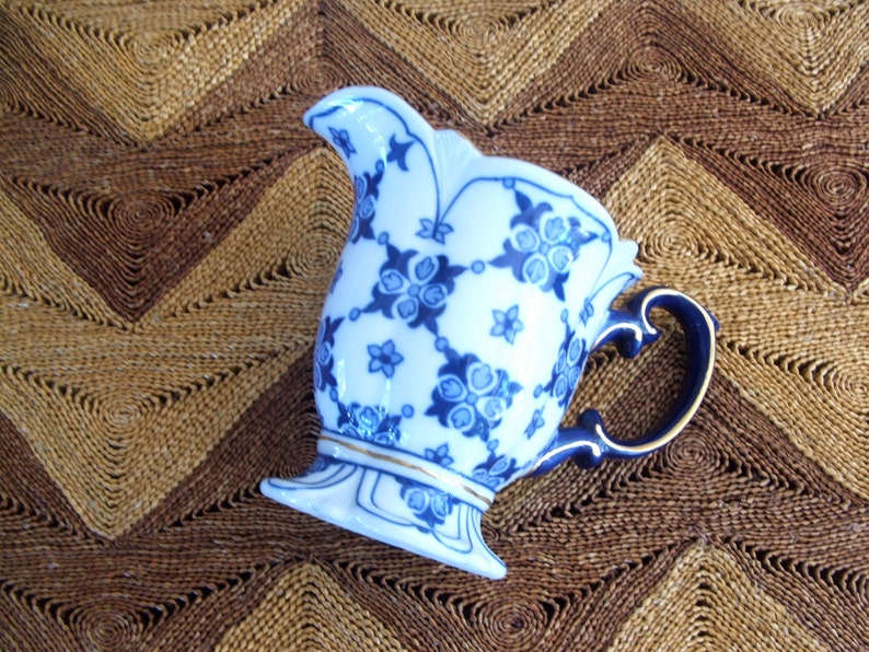 Vintage Cobalt Blue Pitcher BOMBAY - Etsy Vintage Cobalt Blue Pitcher BOMBAY - Etsy