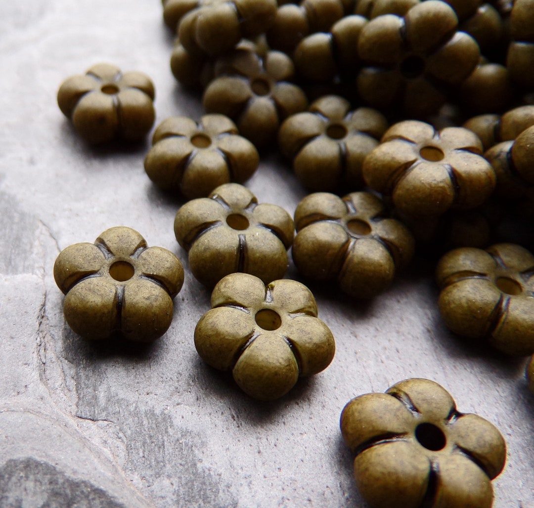 30 Vintage Lucite Flower Beads, Floral Beads, Small Flower Bead, Olive ...