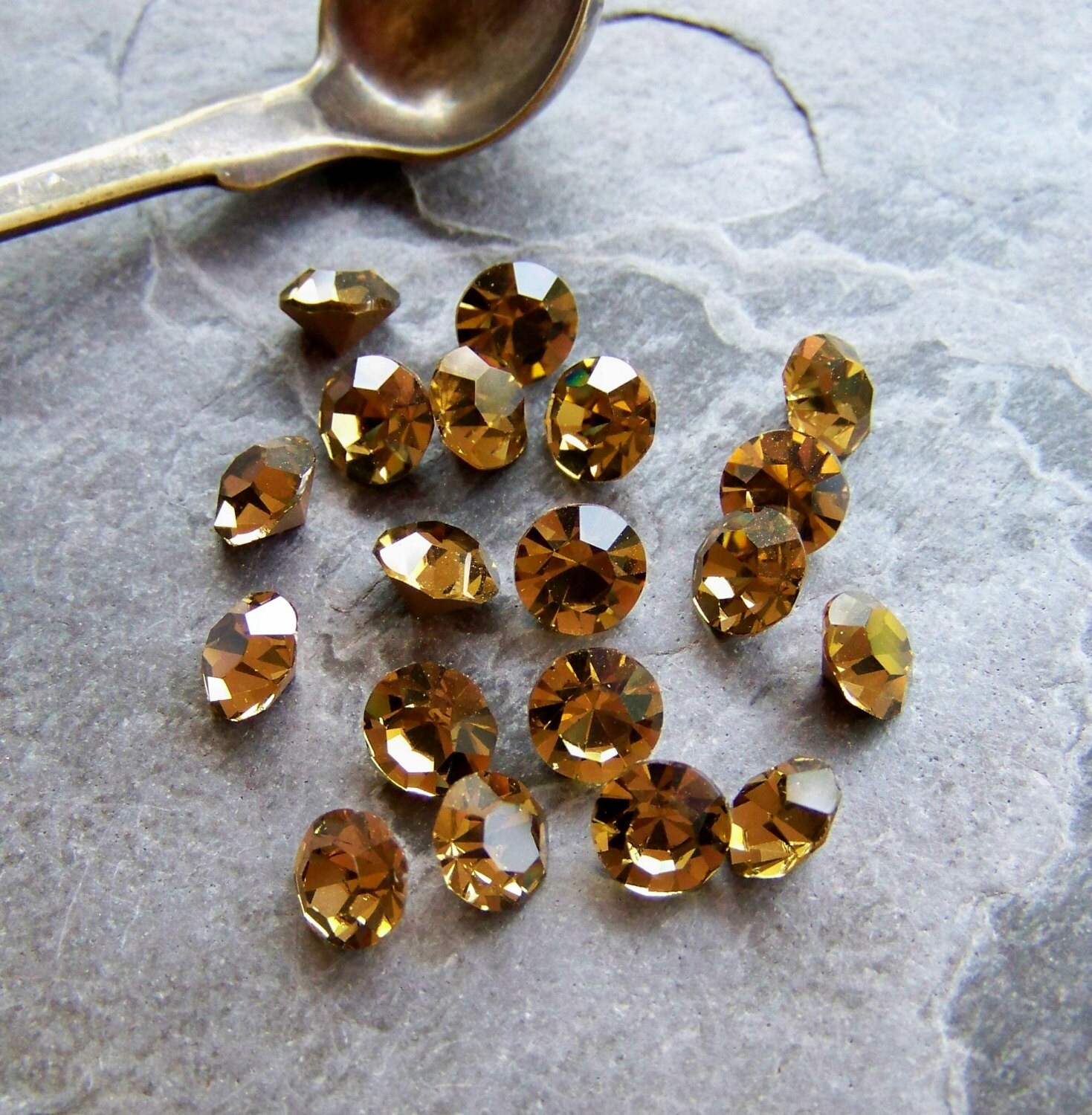 Contemporary Czech Preciosa Brand Crystal Gold Beryl SS34 Gold | Etsy