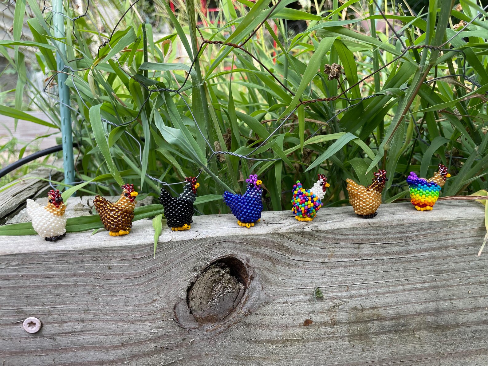 Mini Sittin’ Chickens! Beaded Plump Hen, 3D, Seed Bead, Rooster ...
