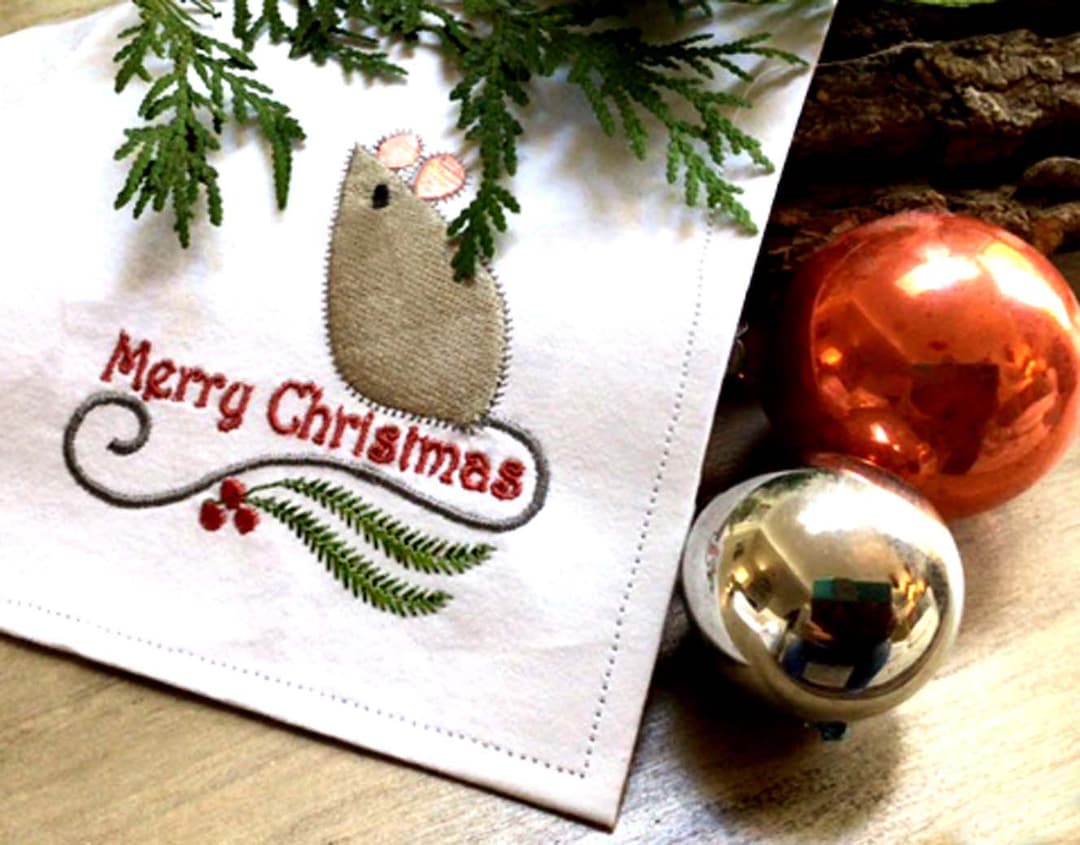 CHRISTMAS MOUSE. 2 Sizes... Christmas Machine Embroidery Designs - Etsy