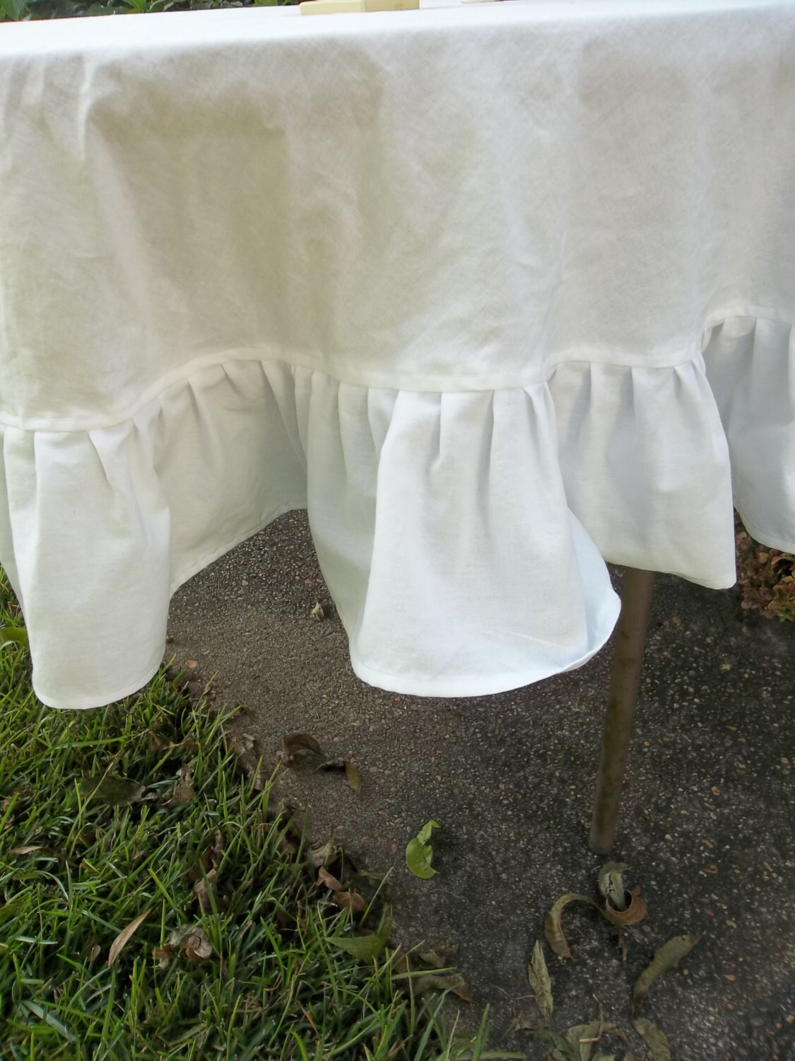 Round Tablecloth in Linen Cotton Burlap Custom Sizes Ruffled - Etsy