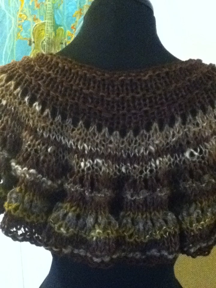 The Diva Capelet - PDF Knitting Pattern for Handspun Yarn - US 10/11 (8 ...