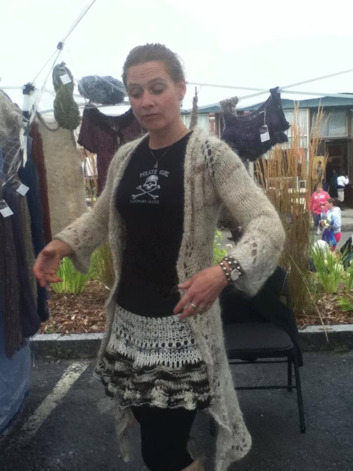 The Diva Capelet - PDF Knitting Pattern for Handspun Yarn - US 10/11 (8 ...