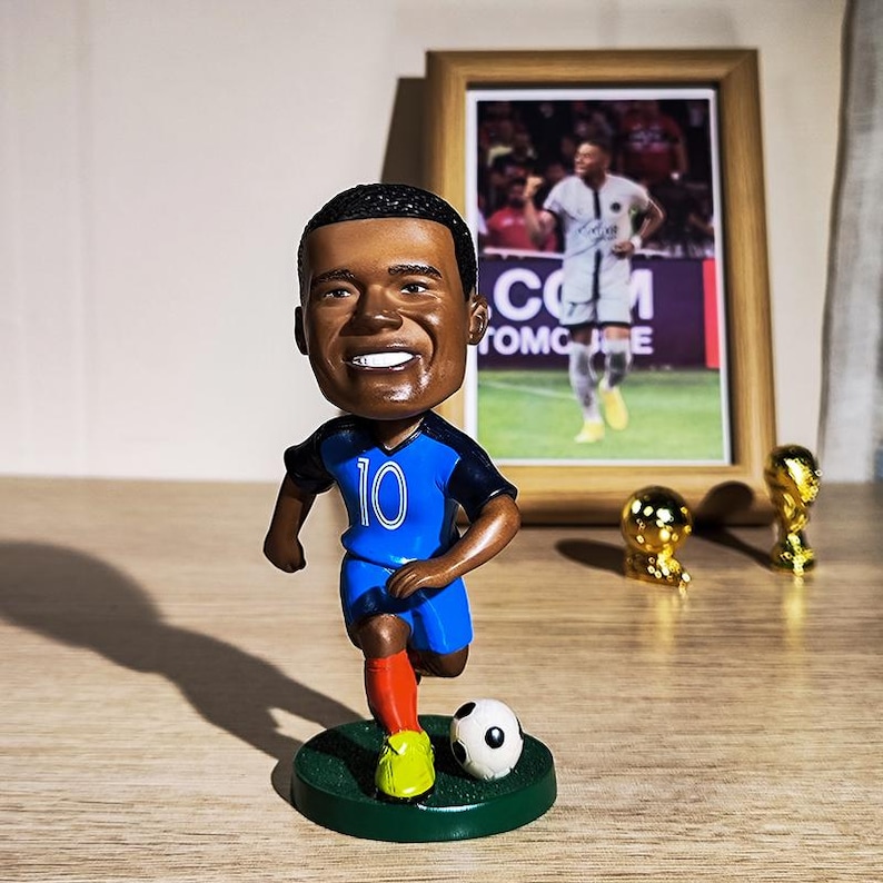 Bobblehead-figuren voetbalster Cristiano Ronaldo, Lionel Messi, Kylian ...
