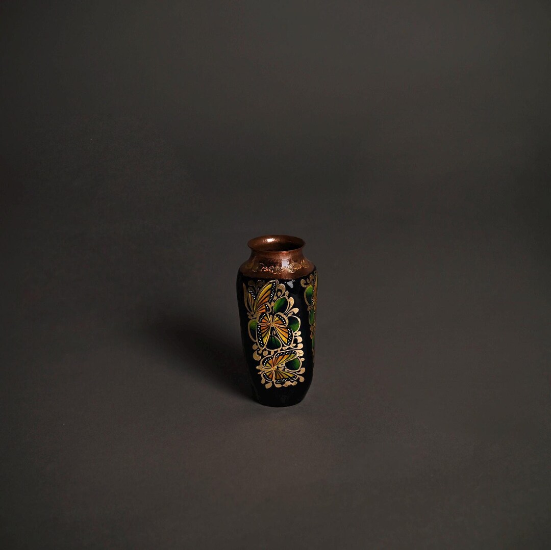 Ixtapa Vase in Black With Painted Monarch Butterflies - Etsy