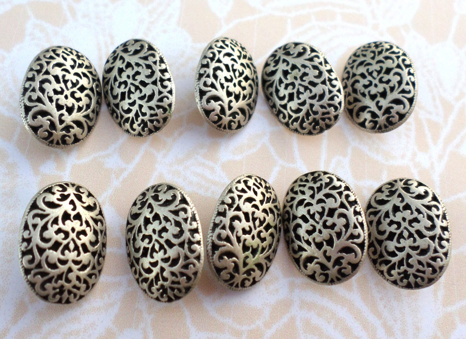 10 Vintage Oval Pewter Buttons Shank Buttons Scroll Floral - Etsy