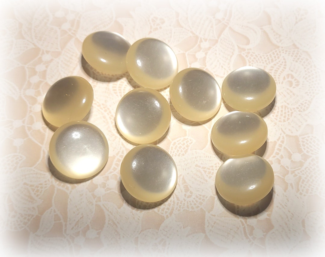 10 Creamy off White Vintage Buttons 7/8 Inch Shank Buttons - Etsy