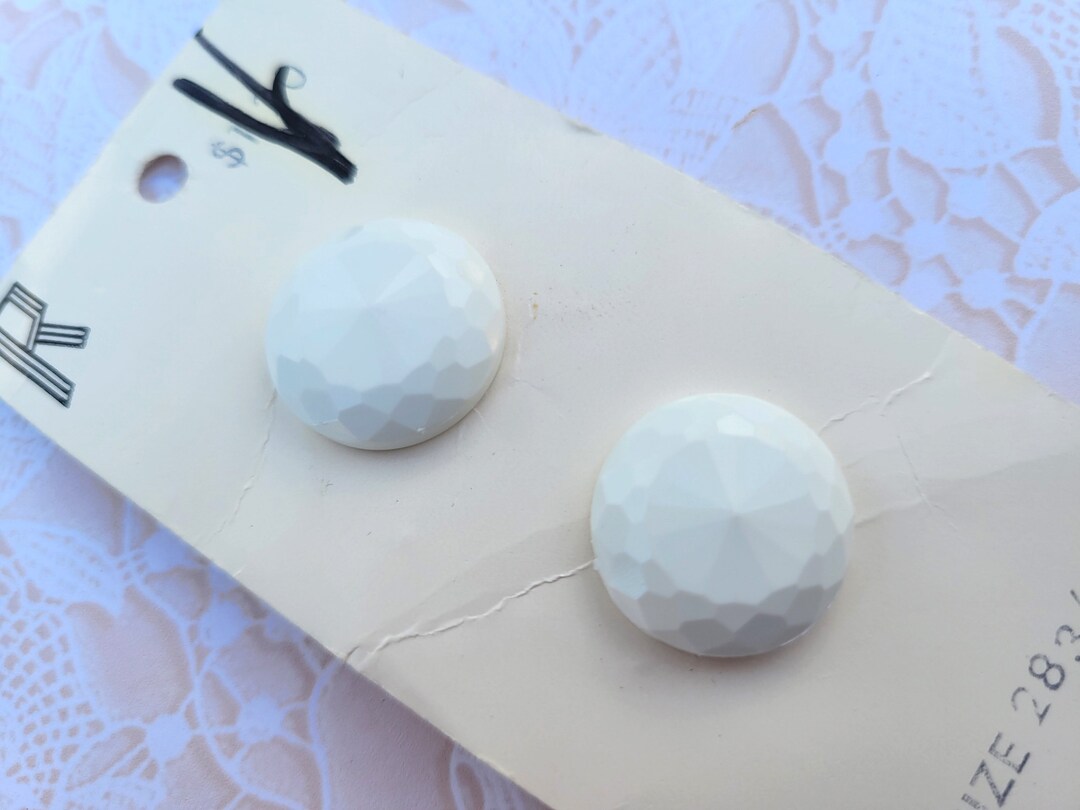 2 White Vintage Buttons 3/4 Inch 18mm - Etsy