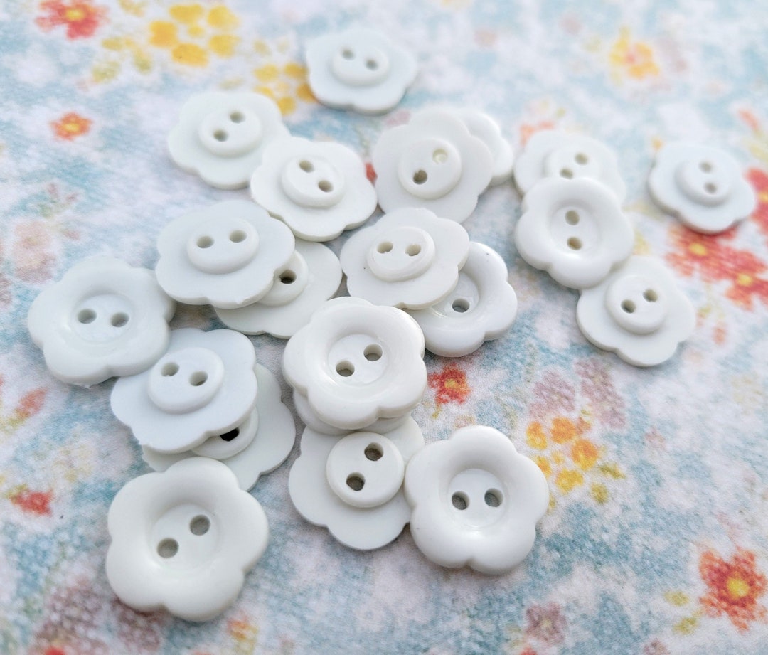 10 White Flower Vintage Buttons 9/16 Inch (15mm) Novelty Buttons - Etsy