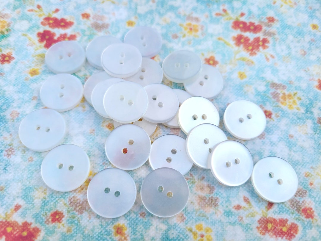 20 White Vintage Buttons 3/4 Inch 2 Hole Buttons - Etsy