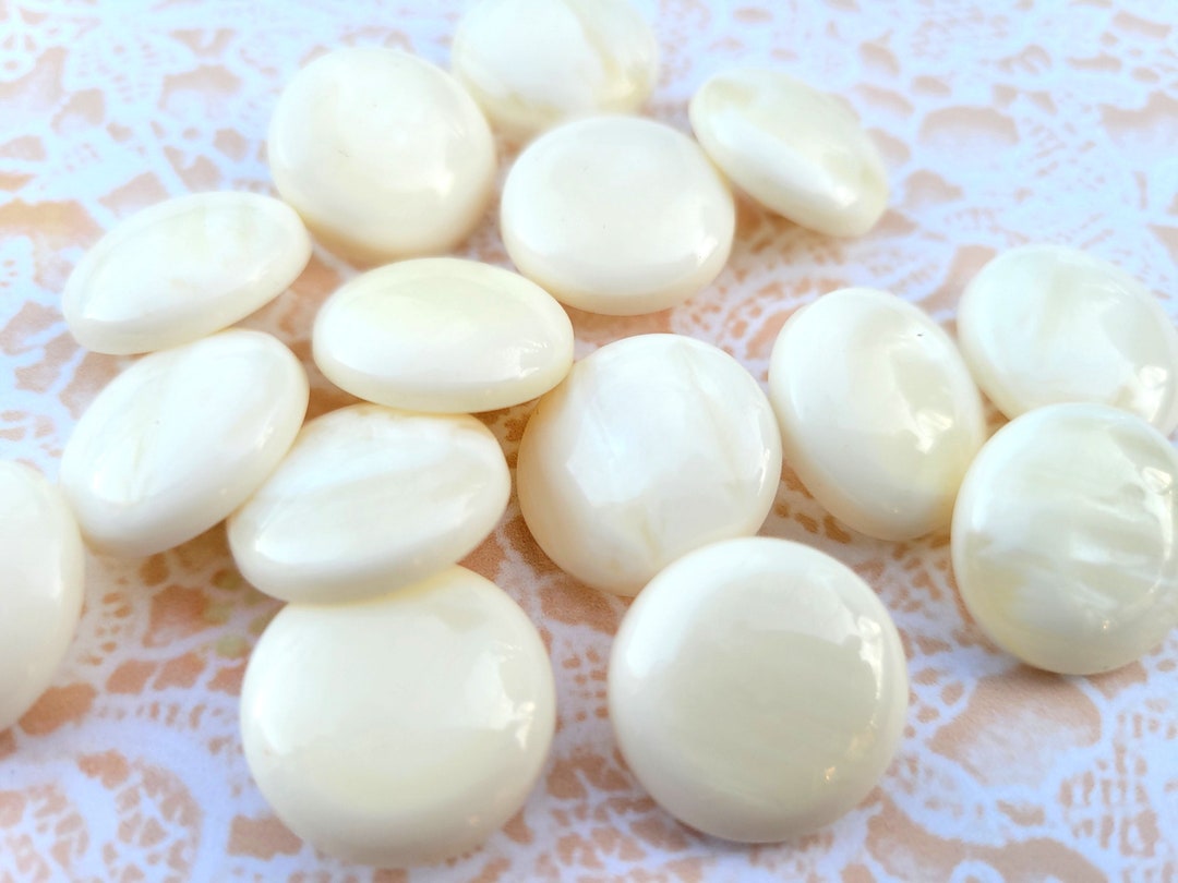 10 Creamy Ivory Shank Buttons 3/4 Inch Vintage Buttons - Etsy