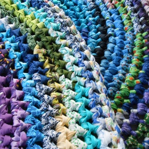Round Rag Rug, Circle Rug , Crocheted Throw Rug, Multi-color, Blues ...