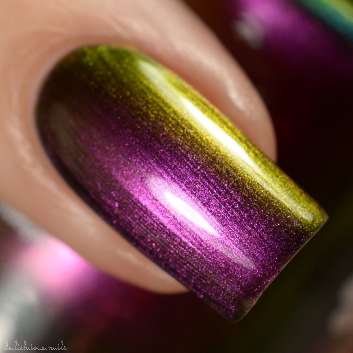Chroma Chameleon Multichrome Nail Polish by Kbshimmer - Etsy