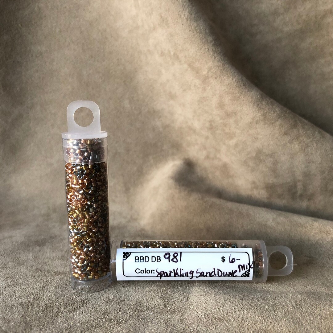 Delica 11/0, DB981, Sand Dune Mix / Sparkling Lined Gold Beige Aqua Mix ...
