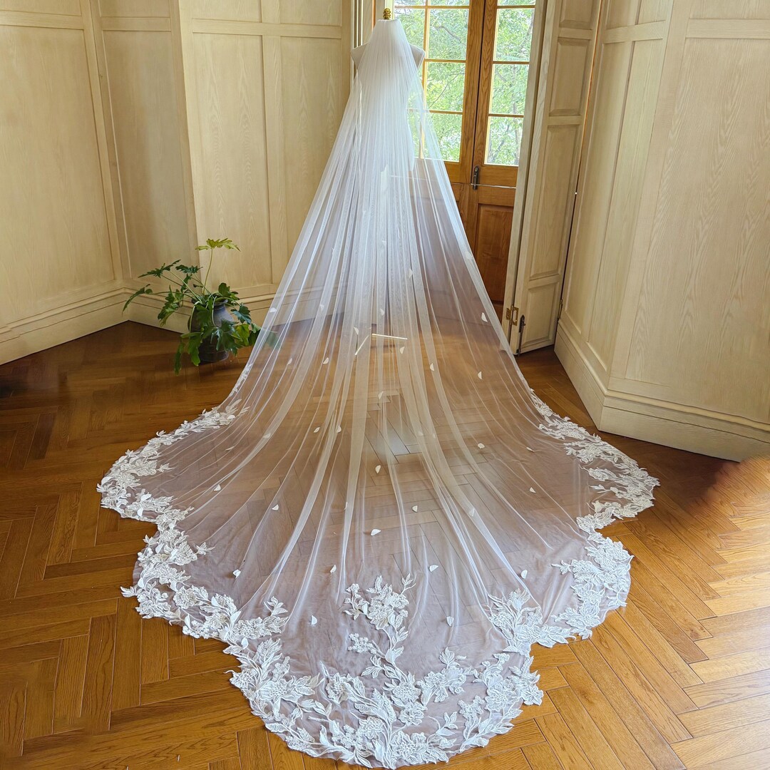 3D Leaves Bridal Veil With Scallop Shape Trim Embroidered Lace Wedding ...