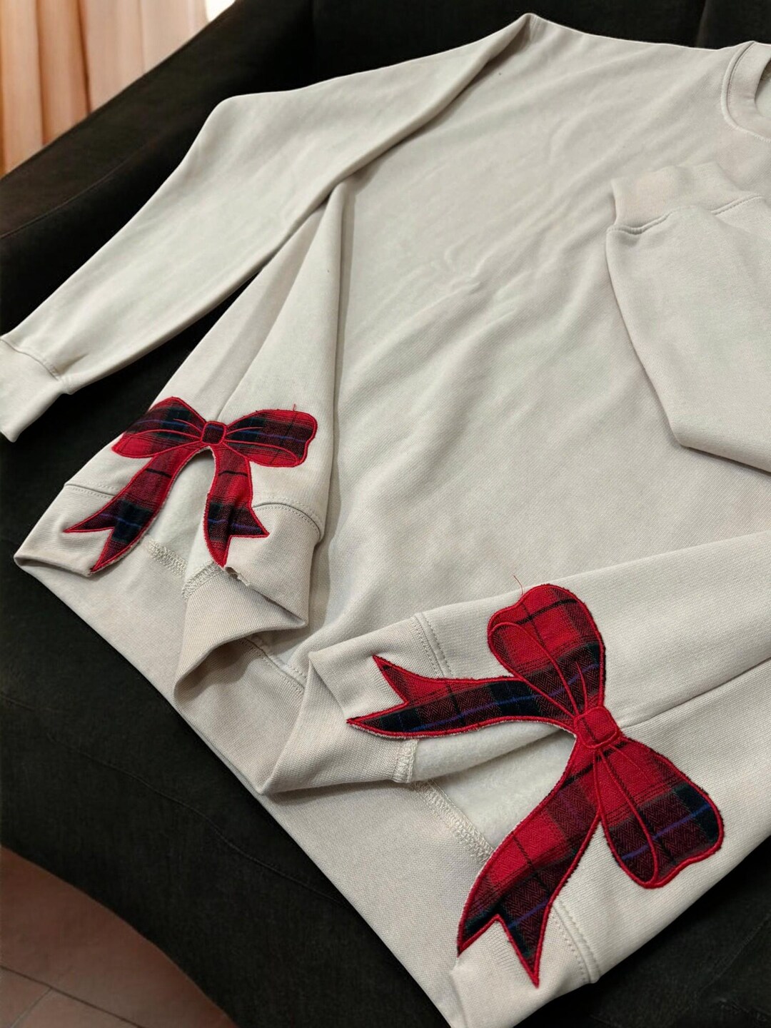 Embroidered Fannel Red Side Bow Appliqué Sweatshirt Christmas ...