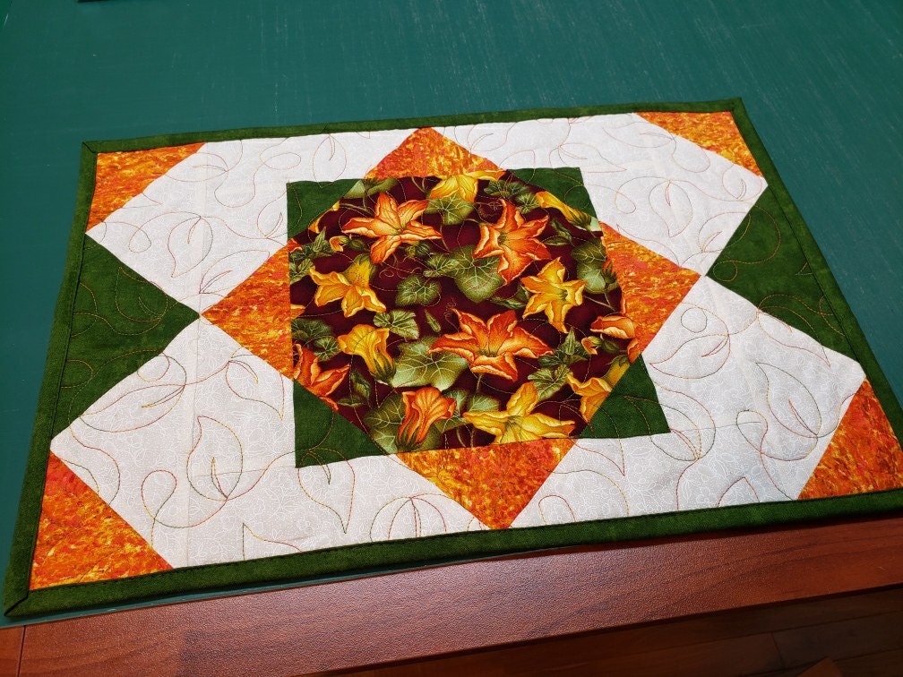 Holiday Table Pattern PDF, Place Mats, Tablerunner, Table Topper, Wall ...