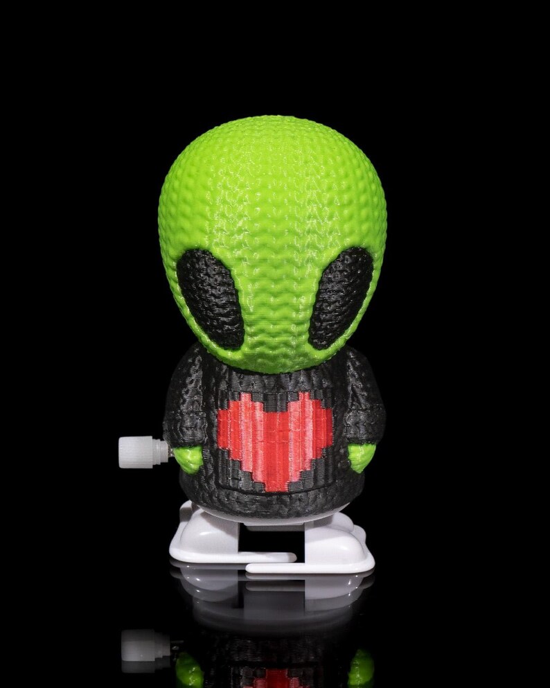 Vintage Style Wind up Alien Toy - Retro Inspired 3D Printed Collectible ...