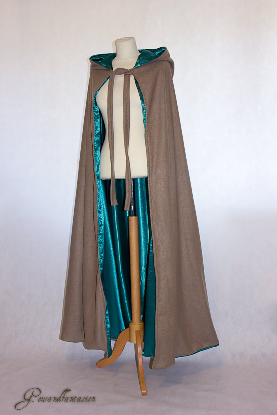 Medieval Circle Cloak DIY Pattern Only in German Language - Etsy