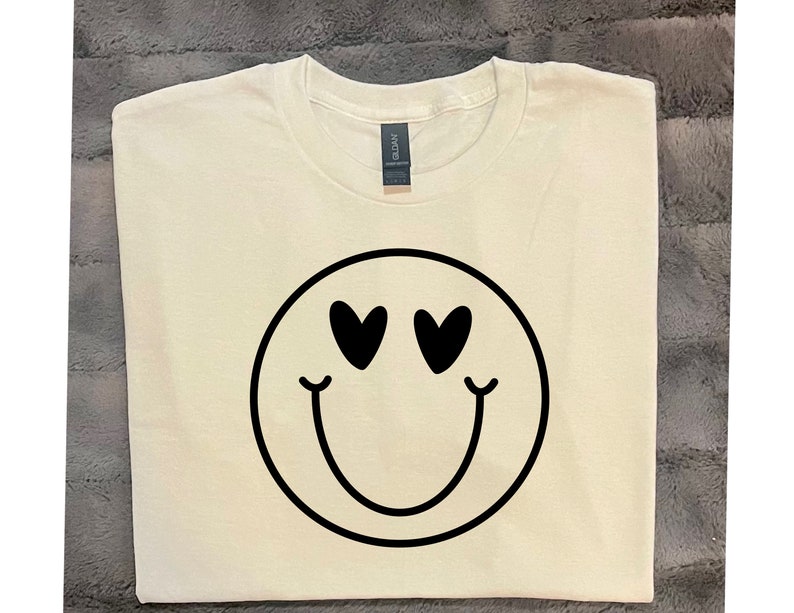Heart Eyes Smiley SVG - Etsy