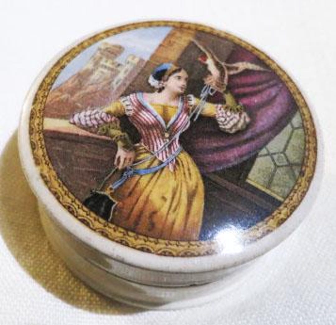 Lady W Hawk PRATTWARE POT LID 1780-1840 English Pristine Condition ...