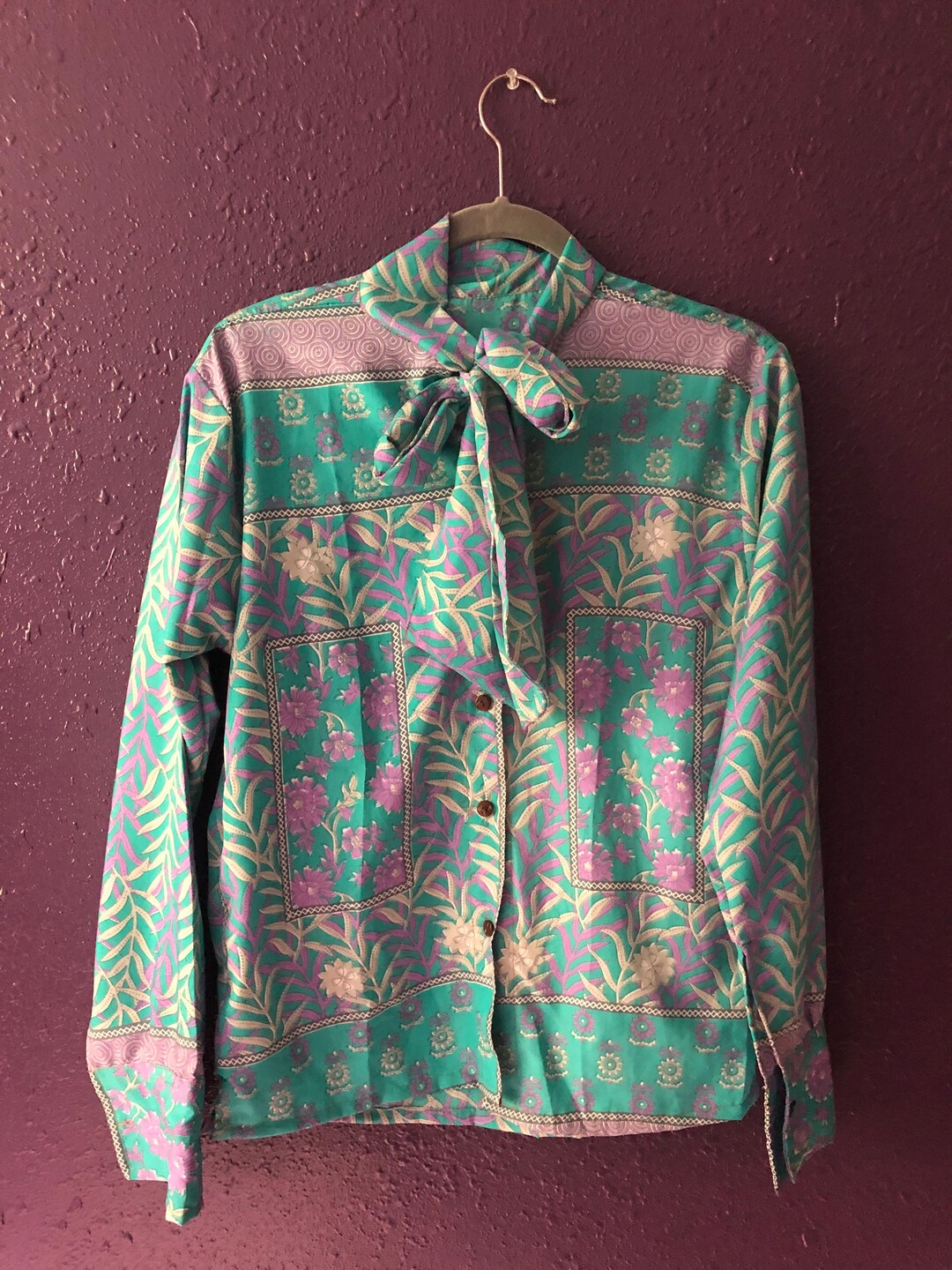 Silk Scarf Shirt - Button Down Retro Dress Shirt With Adorable Neckline ...