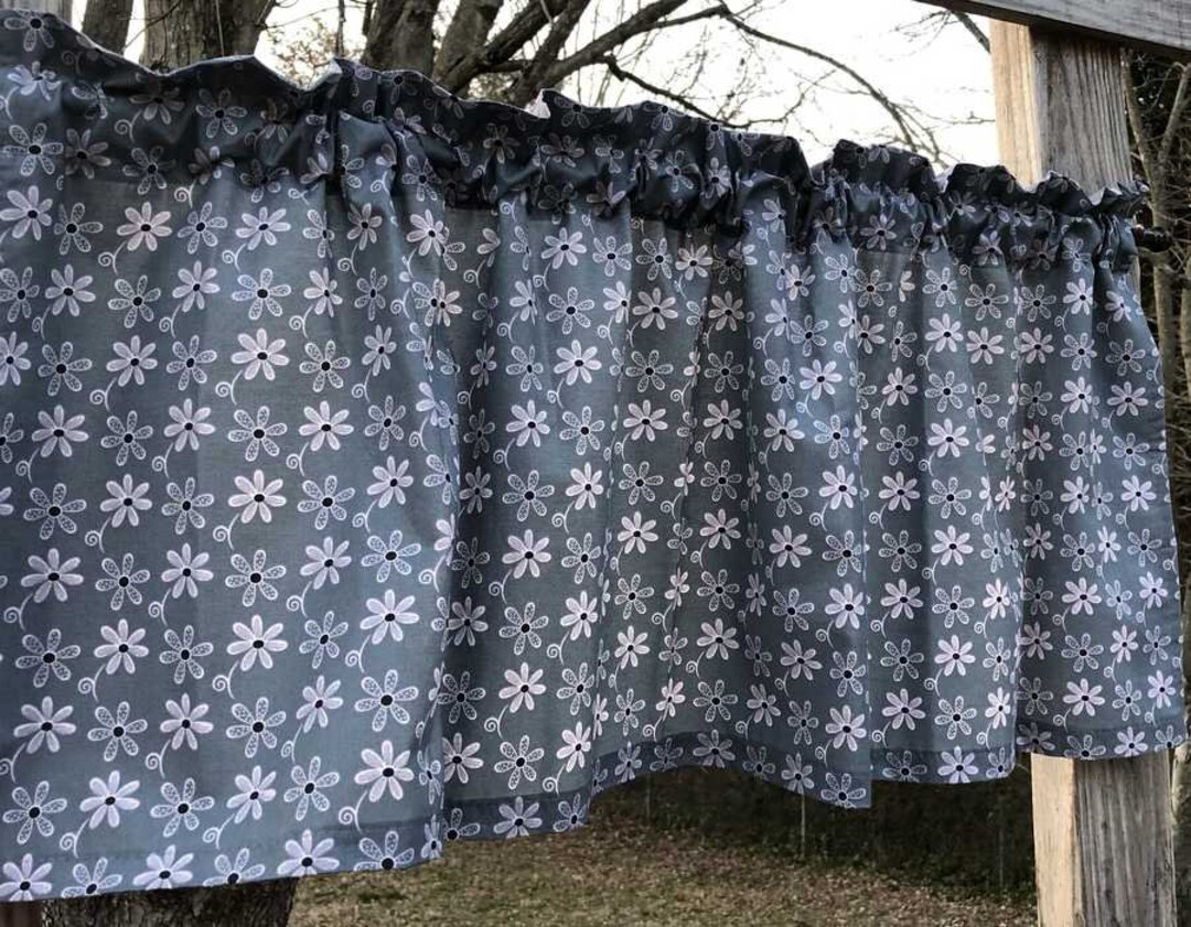 Floral Daisy Valance Blush Pink Daisies Flowers Floral on Gray ...