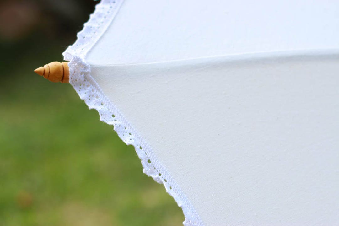 Made to Order White Thai Parasol With White Lace Ruffle Size M - Etsy
