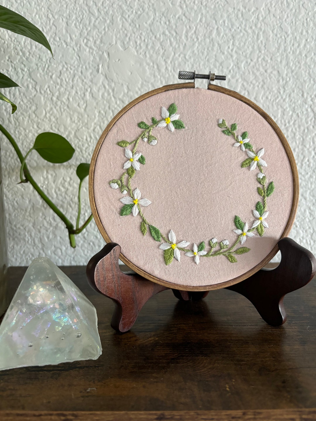 Dainty Floral Wreath Embroidery - Etsy