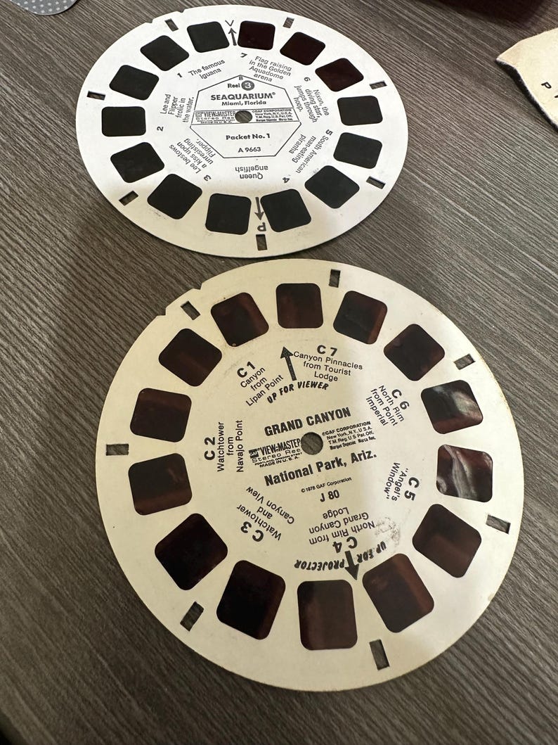 Vintage View Master With 8 Original Reels- Red Original in Excellent ...